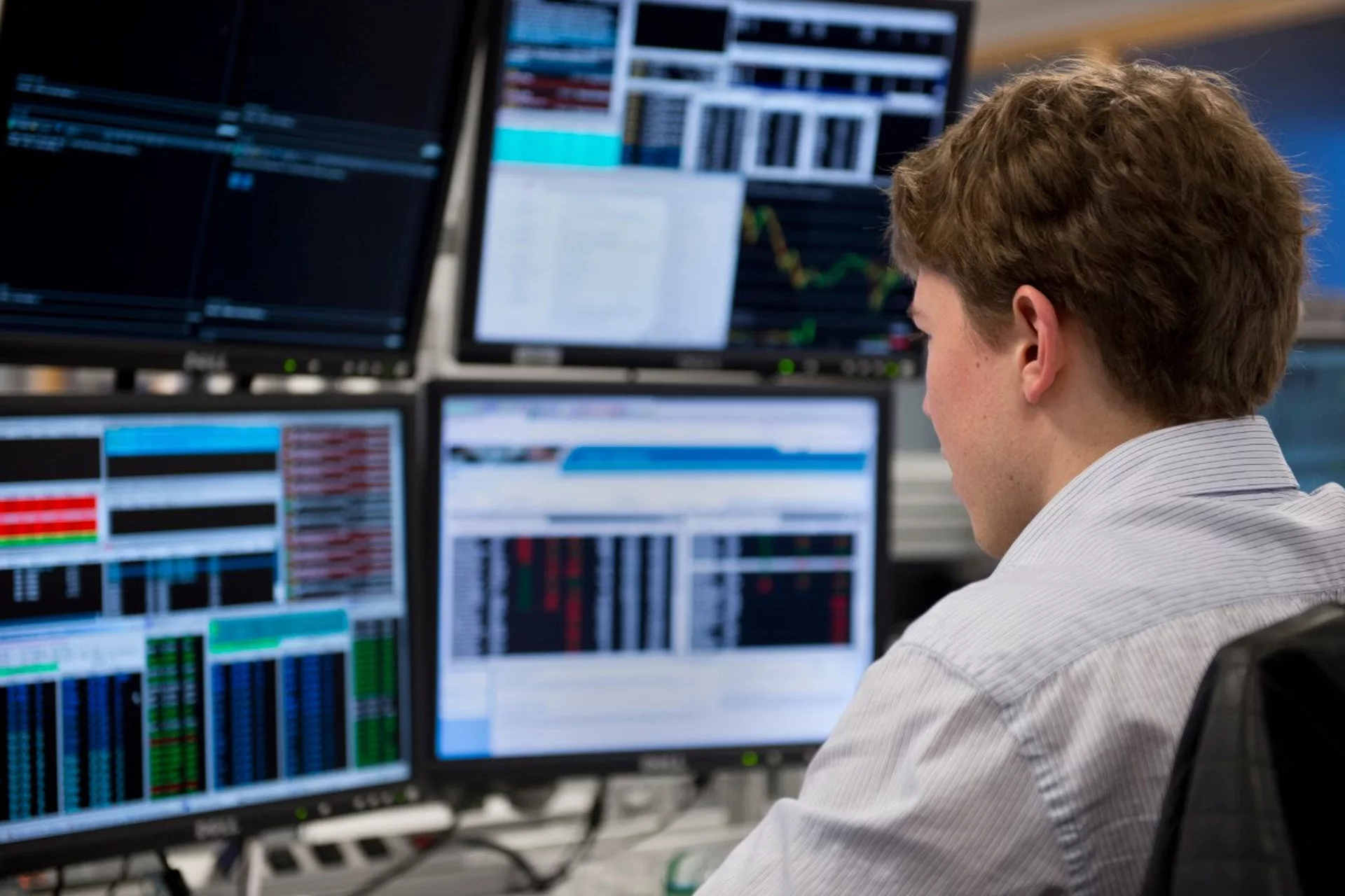 Les Coulisses des Hedge Funds : Interview d'un Equity Analyst - AlumnEye